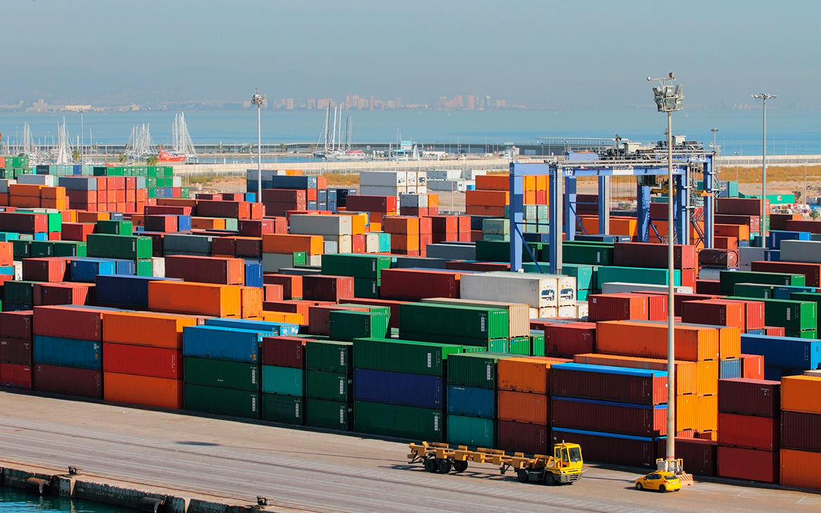 Cómo importar a España - guía rápida de importaciones - AM Cargo